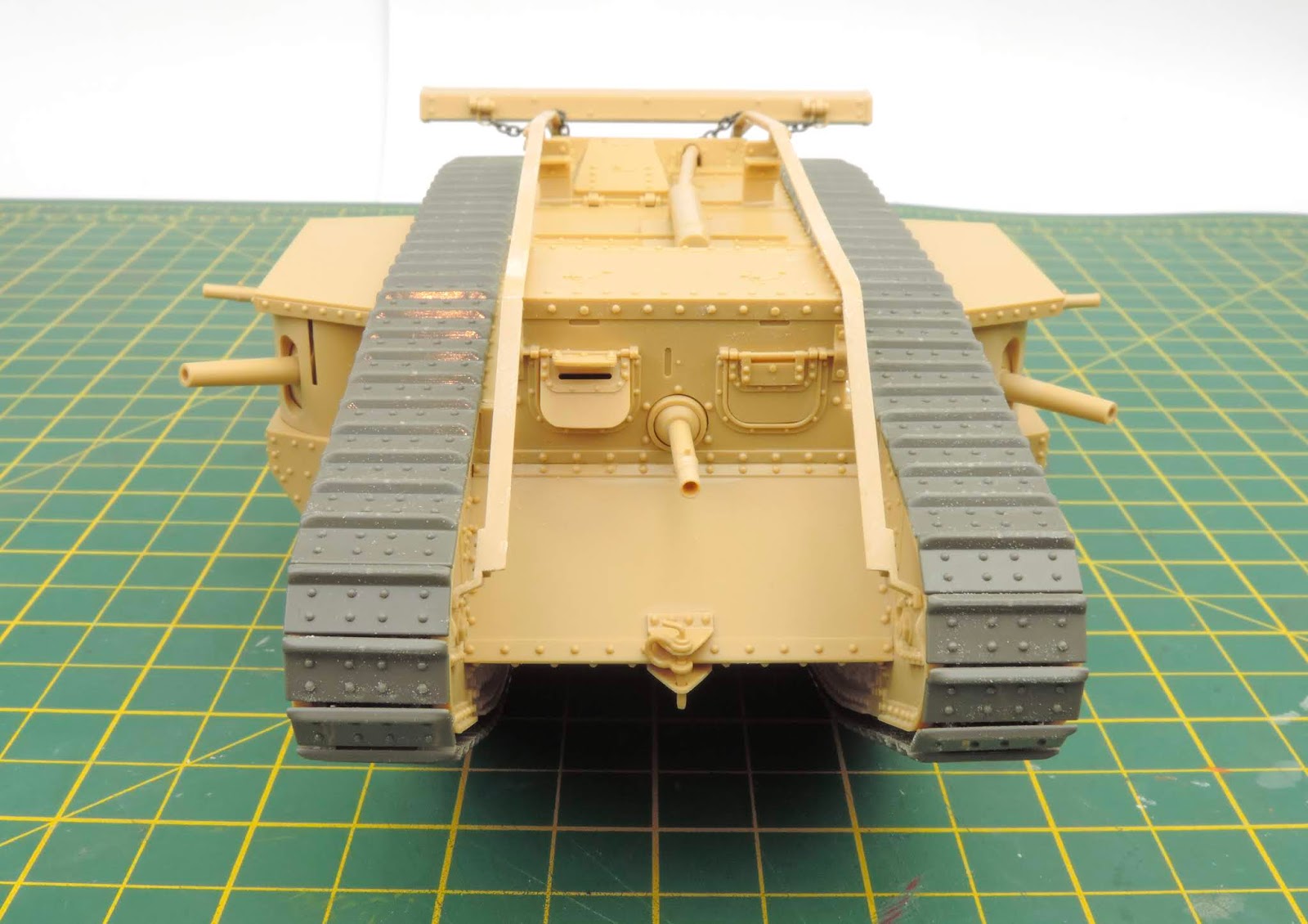 Pete's Model World : Tamiya Mk IV Male Tank Shelf Queen