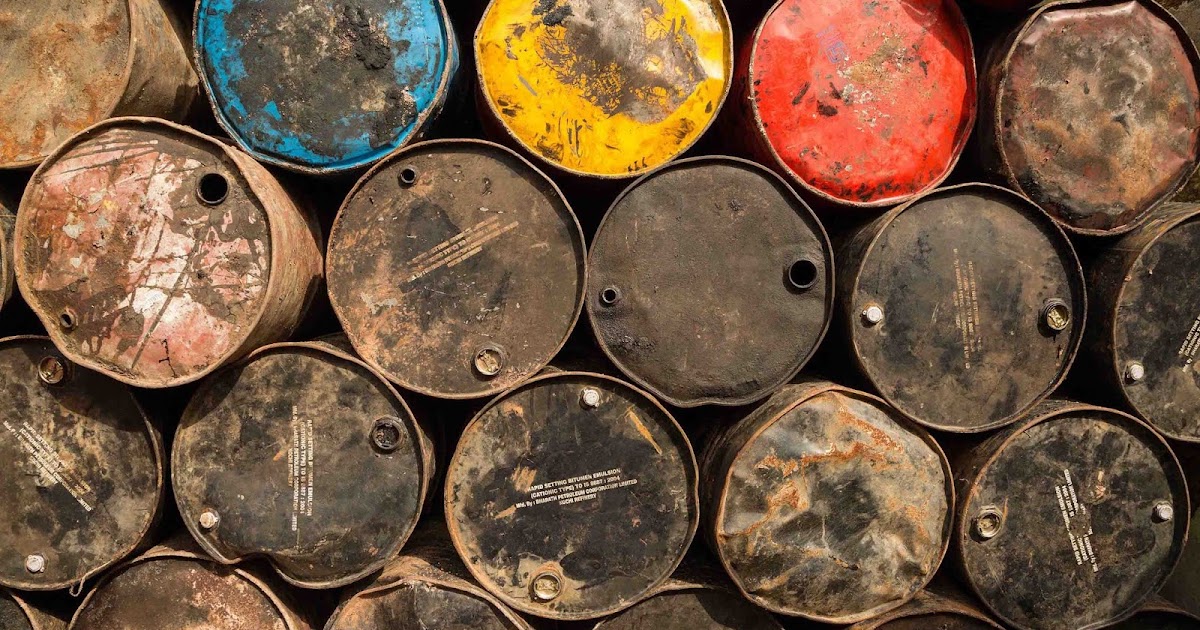 Rusty metal Oil can texture 00015