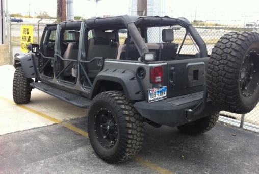 Stretch Jeep Wrangler Limo - The 6 doors Jeep Wrangler In Las Vegas