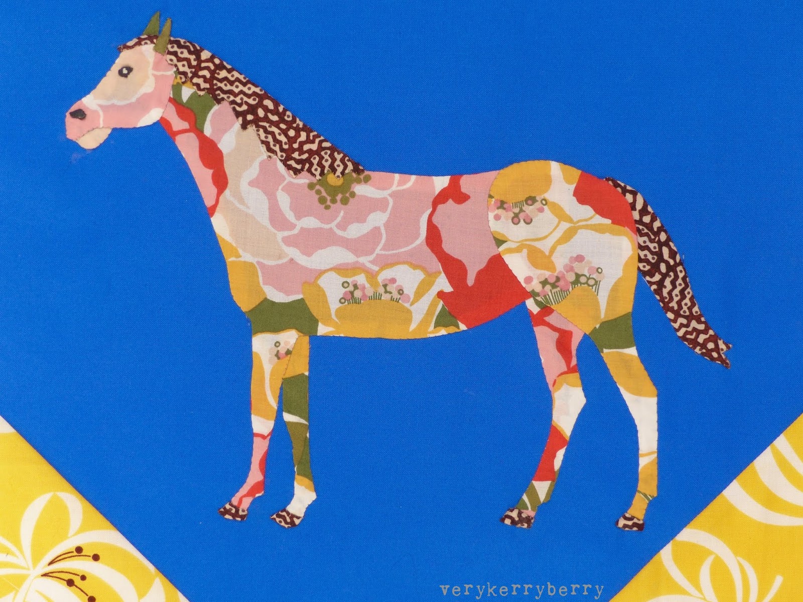 verykerryberry: Simple Folk Quilt: Rabbit & Horse