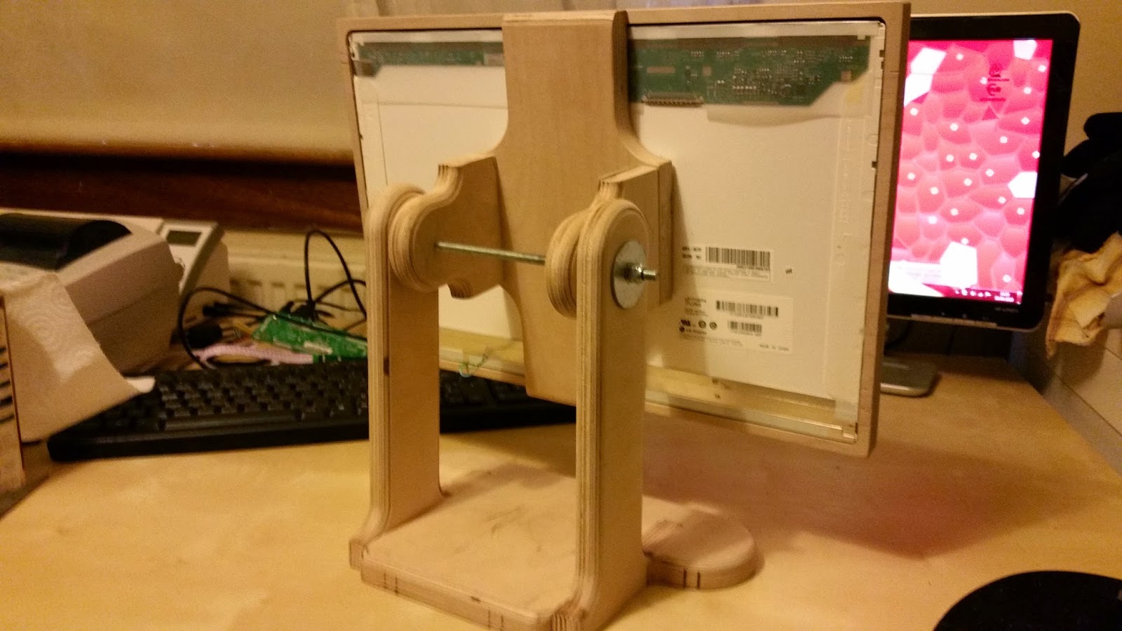 The Crapworks: Plywood Monitor Project aka Upcycling an old laptop ...