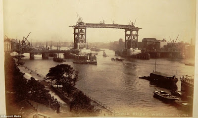 AS THEY WERE: PICTURES OF THE TOWER BRIDGE DURING CONSTRUCTION 1892