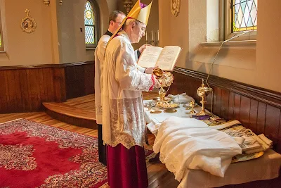 New Liturgical Movement: Photos of FSSP First Mass in Providence, RI