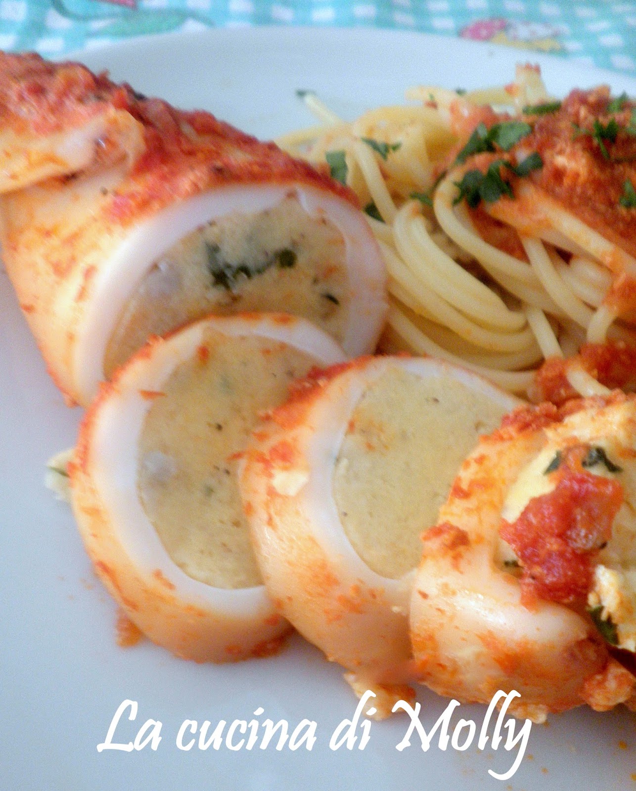 La cucina di Molly: SPAGHETTI AL SUGO DI CALAMARI RIPIENI