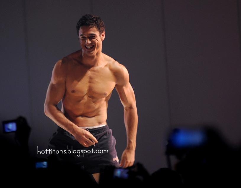 Hot Titans: Andrew Wolff Cosmo Bachelor 2012