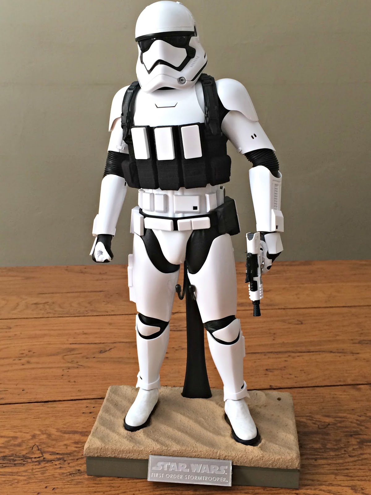A GEEK DADDY: Star Wars FIRST ORDER STORMTROOPER Sixth Scale ...