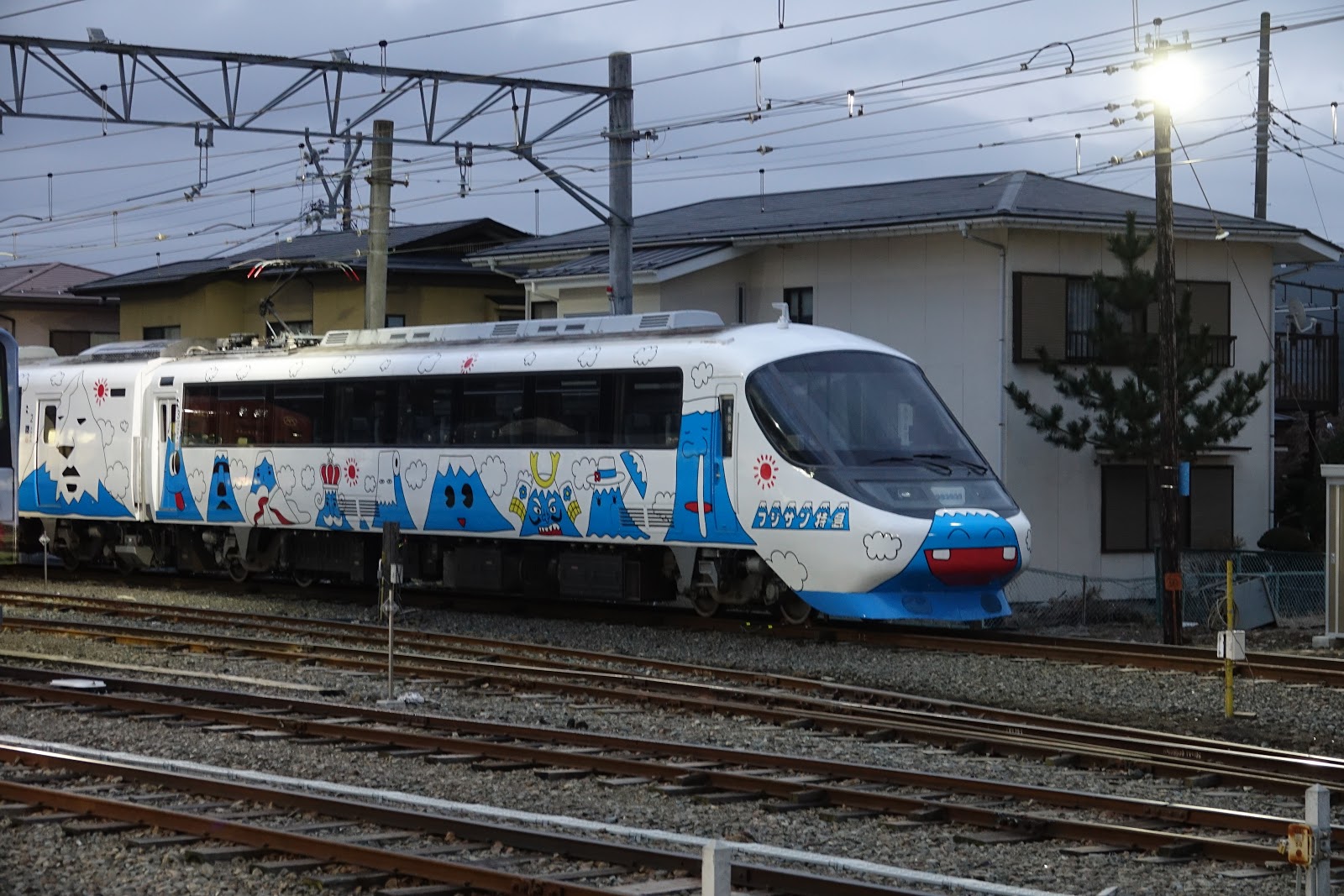 Blair's 鐵道攝影: 富士急行8000系 富士山特快 Fujisan Express