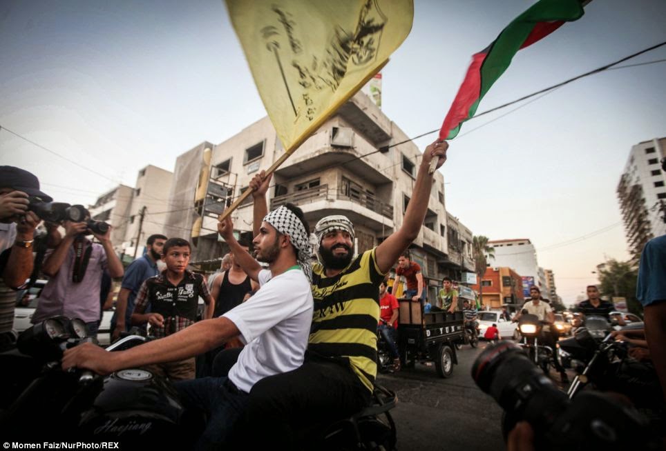 Gambar-gambar rakyat Palestine bergembira meraikan Gencatan Senjata ...