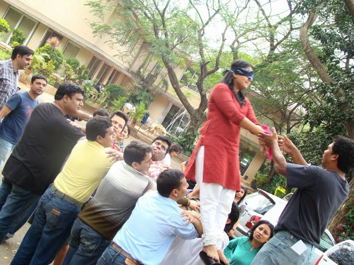 NATUREKNIGHTS - CORPORATE TEAM BUILDING, AND OFFSITE EVENTS : Trust Fall