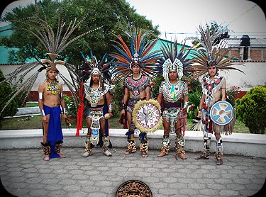 Danza prehispánica: Atuendos