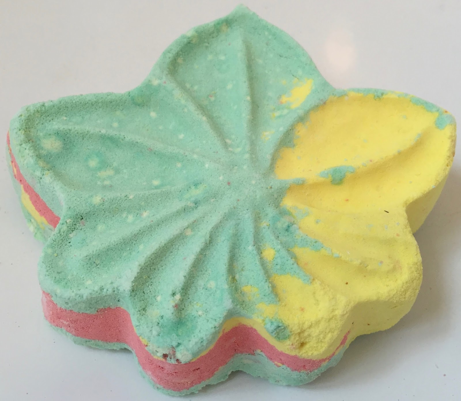 All Things Lush UK: Autumn Leaf Bath Bomb