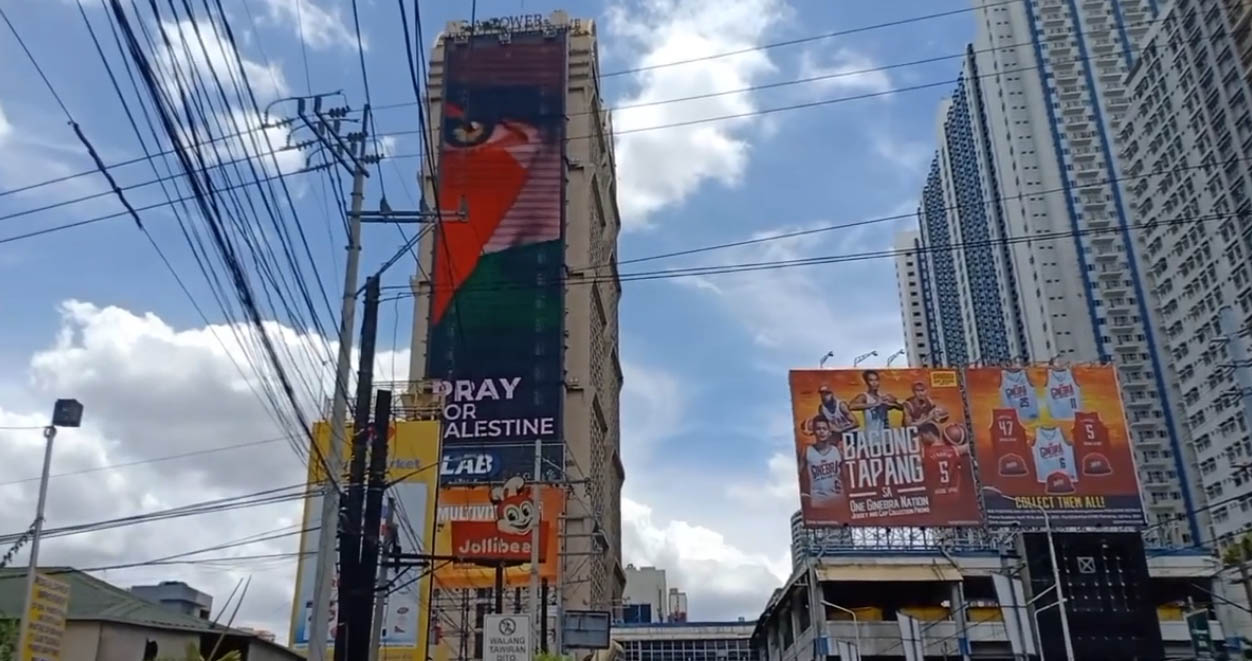 Pray for Palestine Messages on EDSA LED Billboards