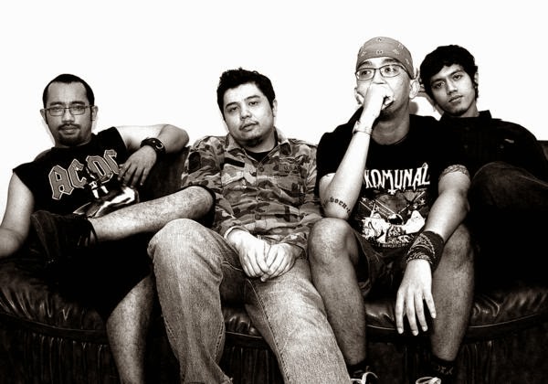 Justice For The 96 Site`s: BIografi Tentang SERINGAI