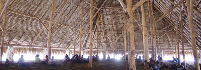 Thornes-in-Tarawa: Traditional Skills - Building a Mwaneaba