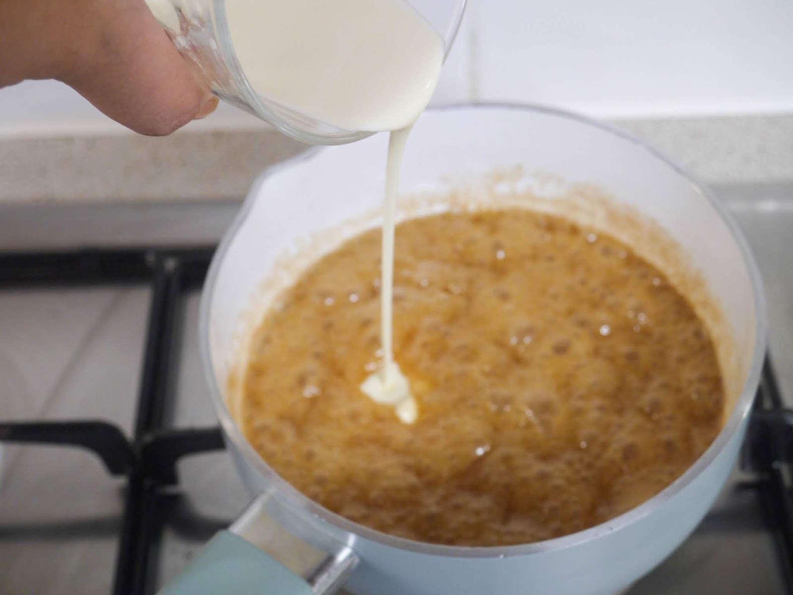 This Muslim Girl Bakes: Lychee Caramel Cream Cake.