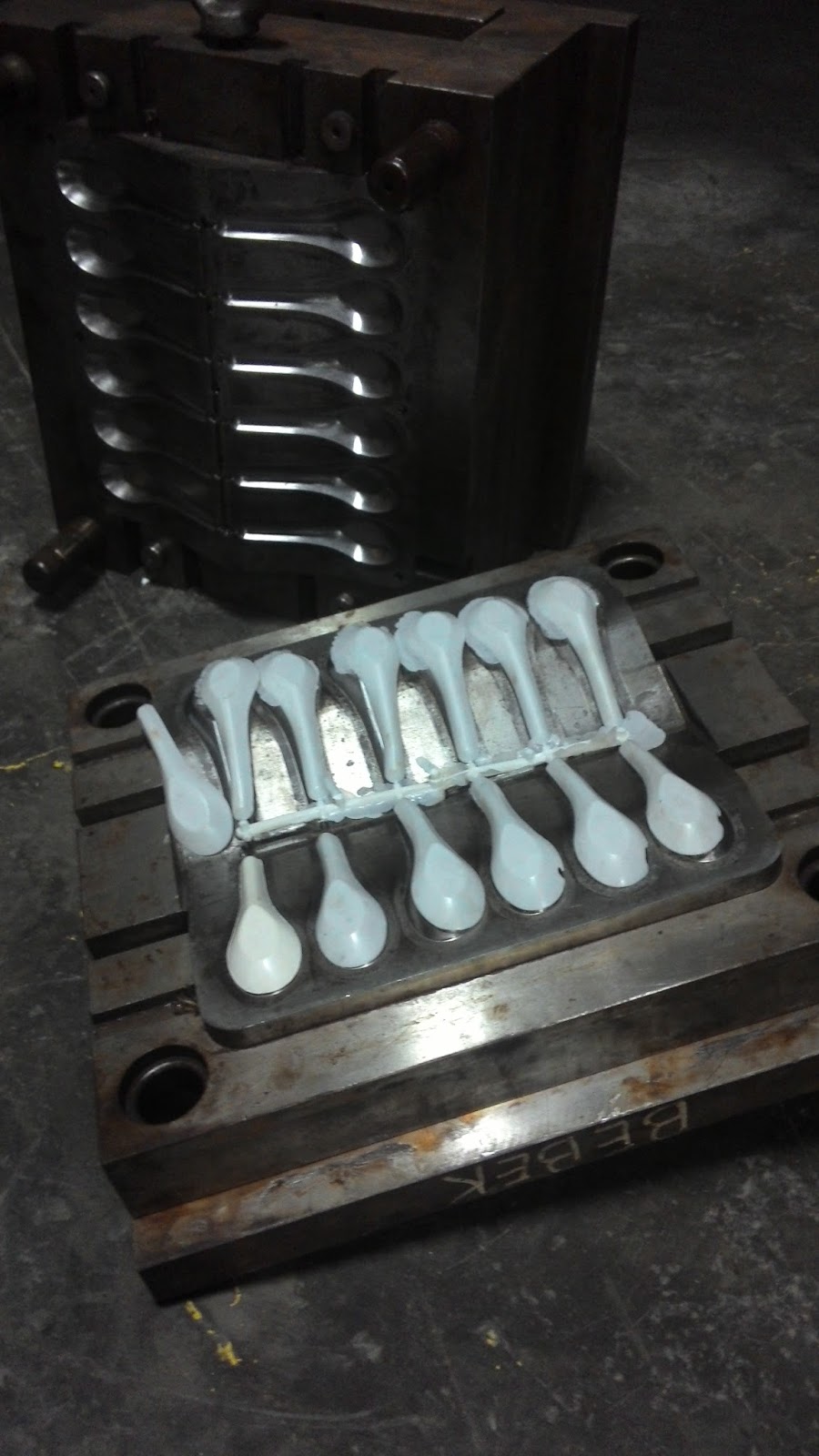 Pembuat molding Bandung | moldmakerbandung