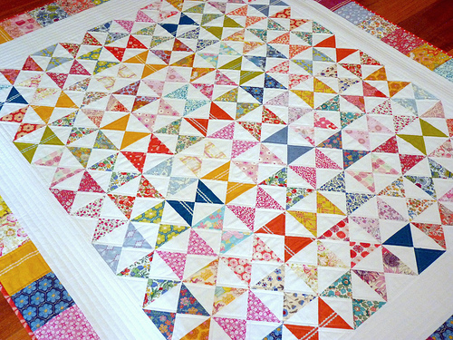 Red Pepper Quilts: Remember the Hour Glass Quilt?
