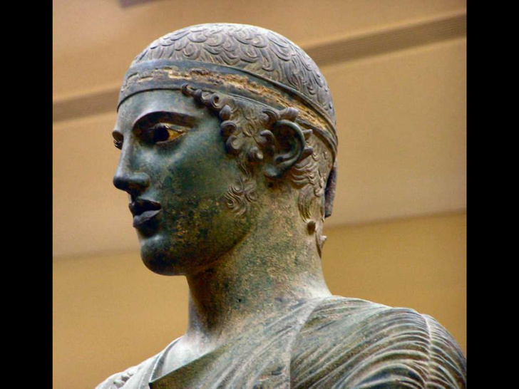 Pura Kastigá: EL AURIGA DE DELFOS.- LA BELLEZA DEL ESTILO SEVERO.