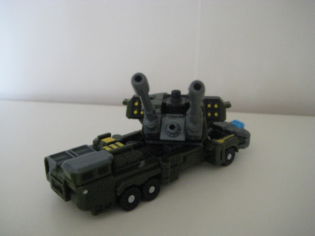 ChCse's blog: Toy Review: Transformers PCC Bombshock w/ Combaticons