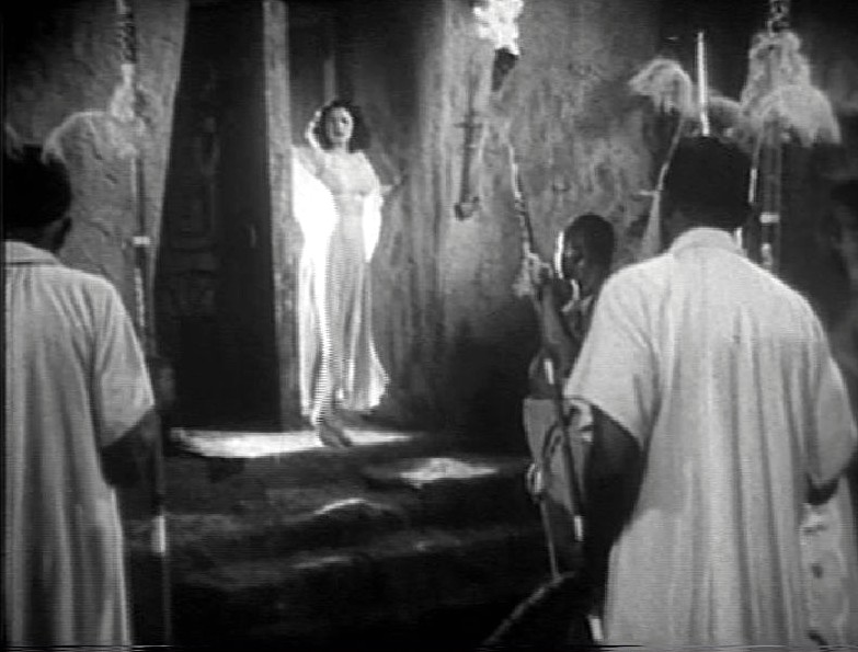 Thrilling Days of Yesteryear: Jungle Queen – Chapter 3: The Flaming ...