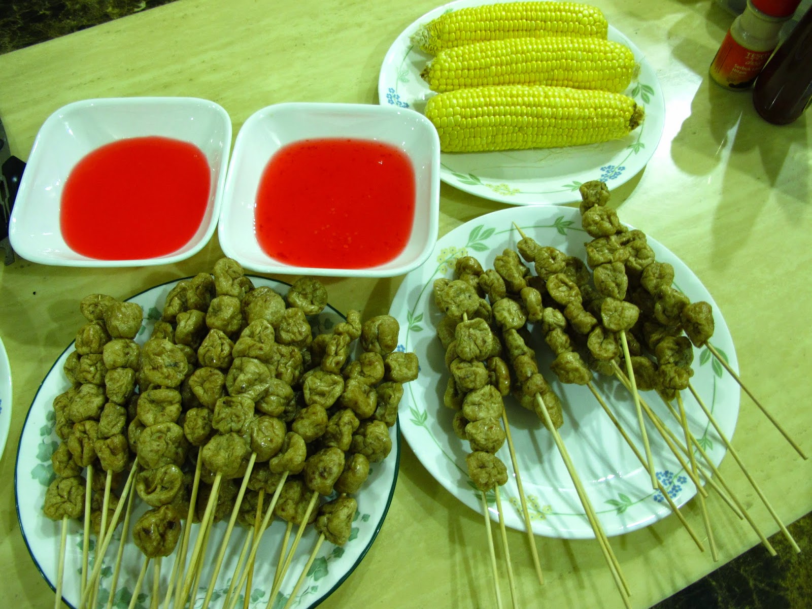 Merlyn Punya Blog: BerBBQ lokching ( sate ikan) di malam hari