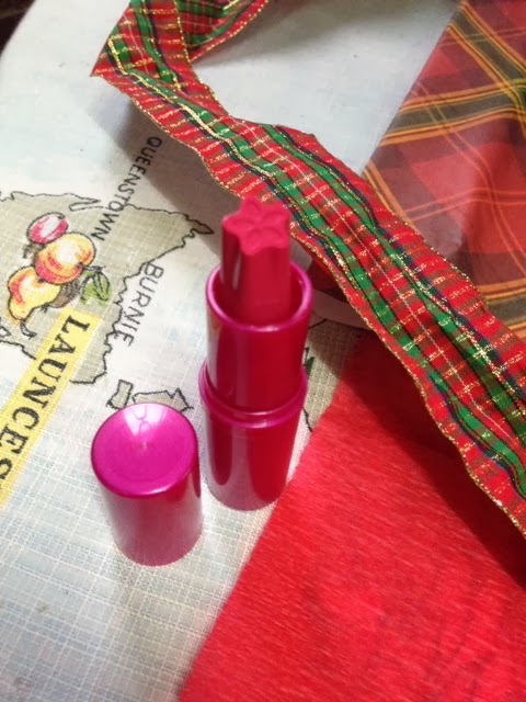 Polkadotpaw: Review & Swatches: Avon Simply Pretty Lipsticks Haul