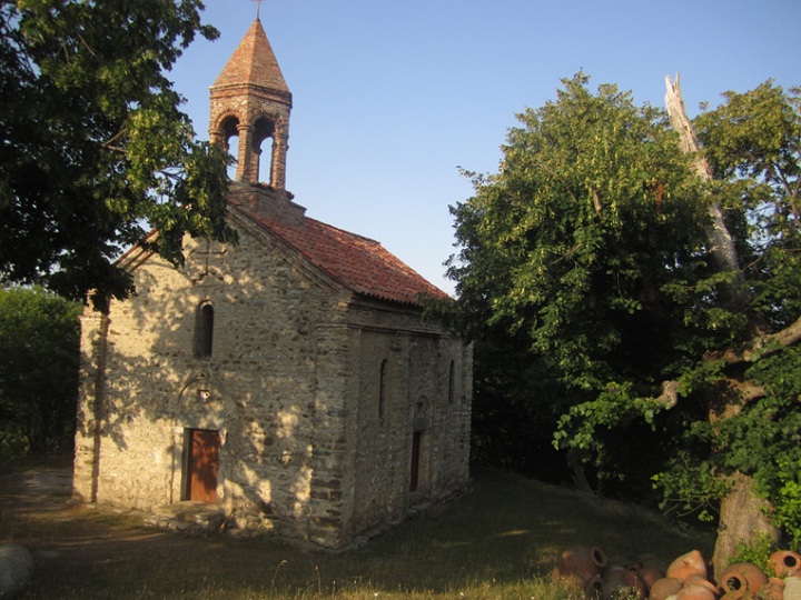 წმინდა გიორგის ეკლესიები და გიორგობის ტრადიციები შალაურში