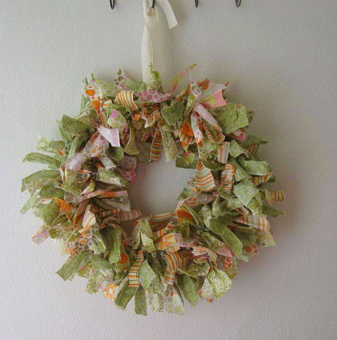 Shelby Rose: How to make a fabric wreath tutorial