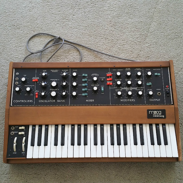 MATRIXSYNTH: Moog Minimoog Model D SN 9400