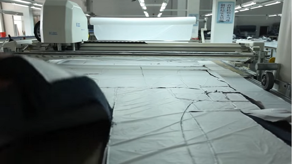 Different Types of Fabric Cutting Machines Used in Garment Production