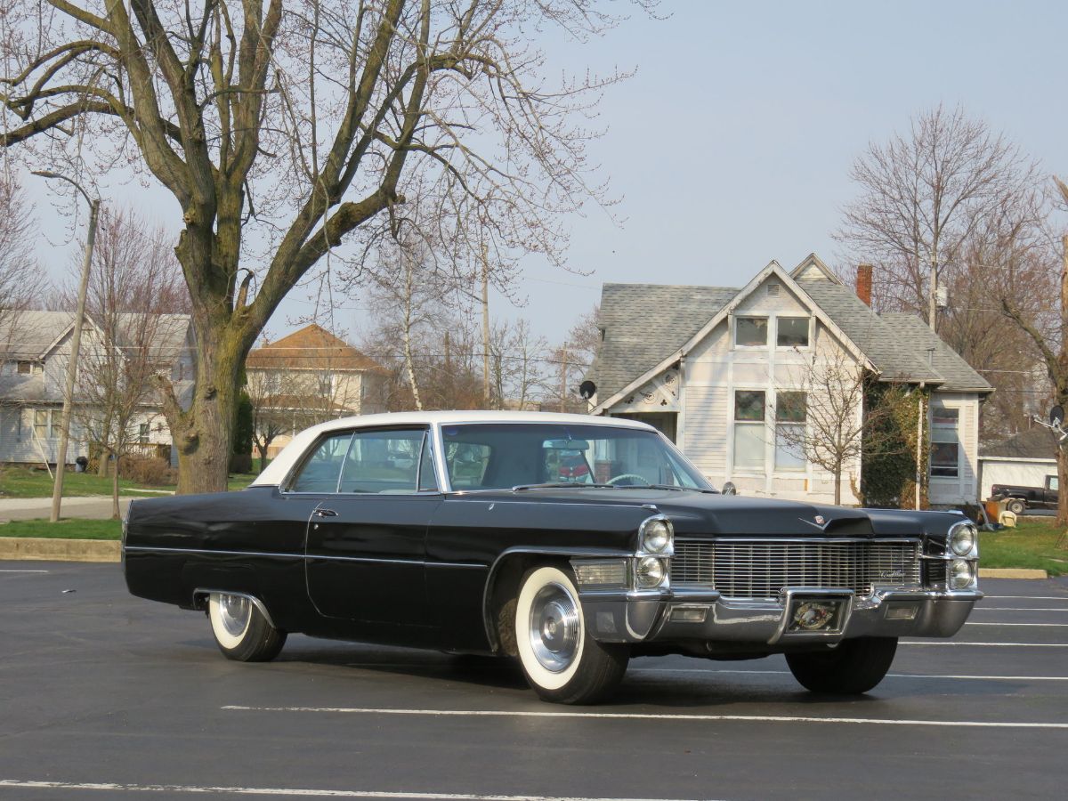 As the Standard of the World Turns: 20 Lovely Photos of 1965 Cadillac ...