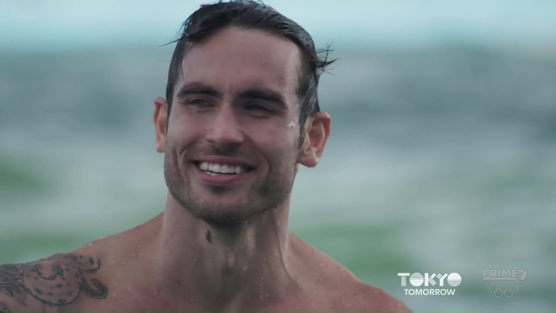 ausCAPS: Nicholas Cartwright shirtless in Home And Away