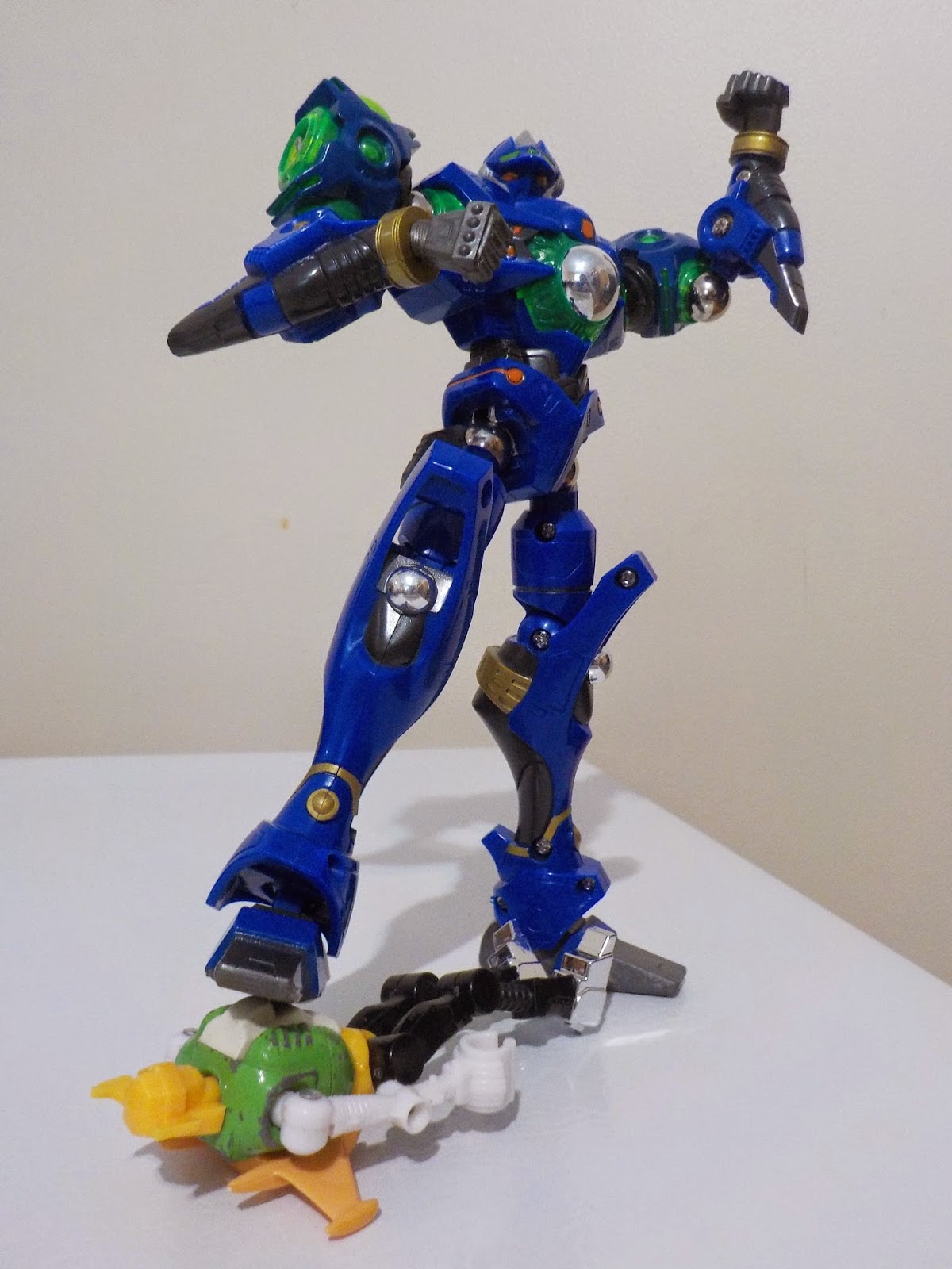 Osh's Space Odyssey: Adventures in Sci-Fi Geekery: Microman Magne Power ...