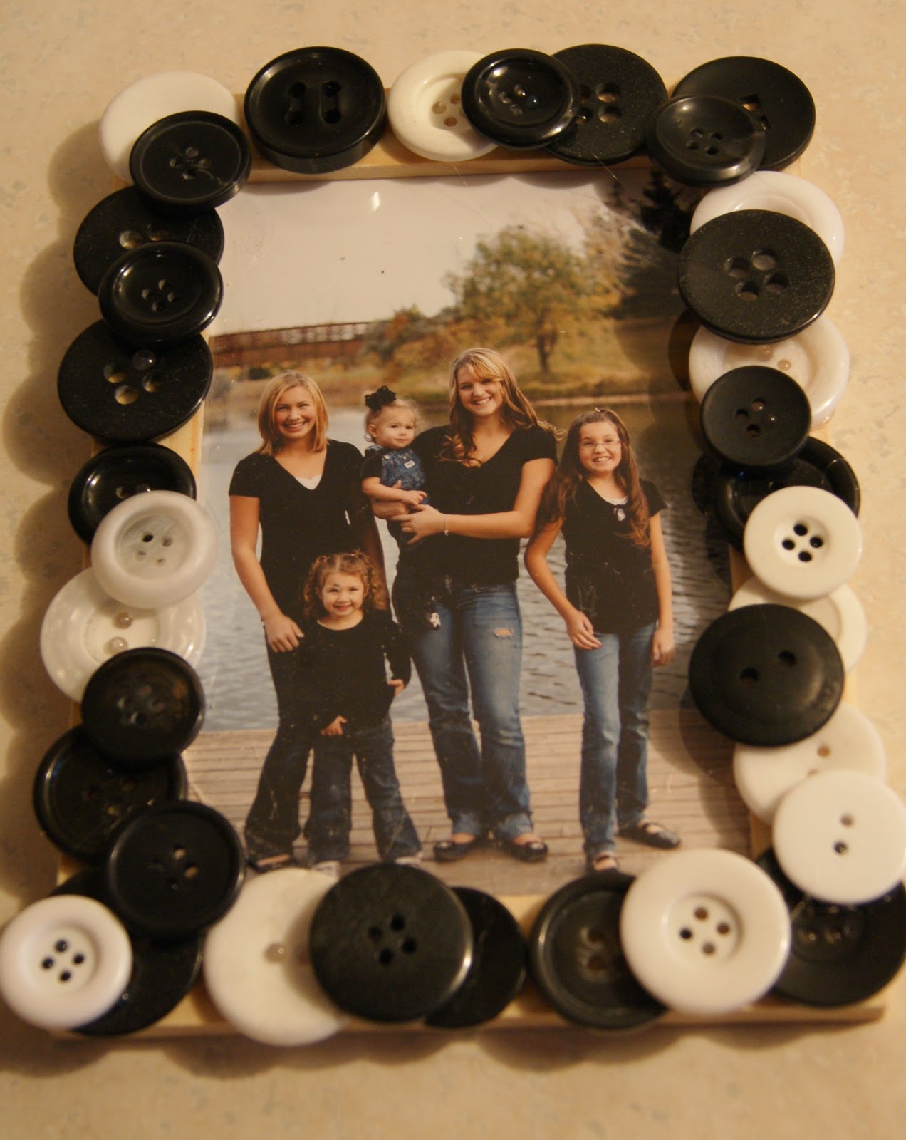 Crafty Sy: Button Frames