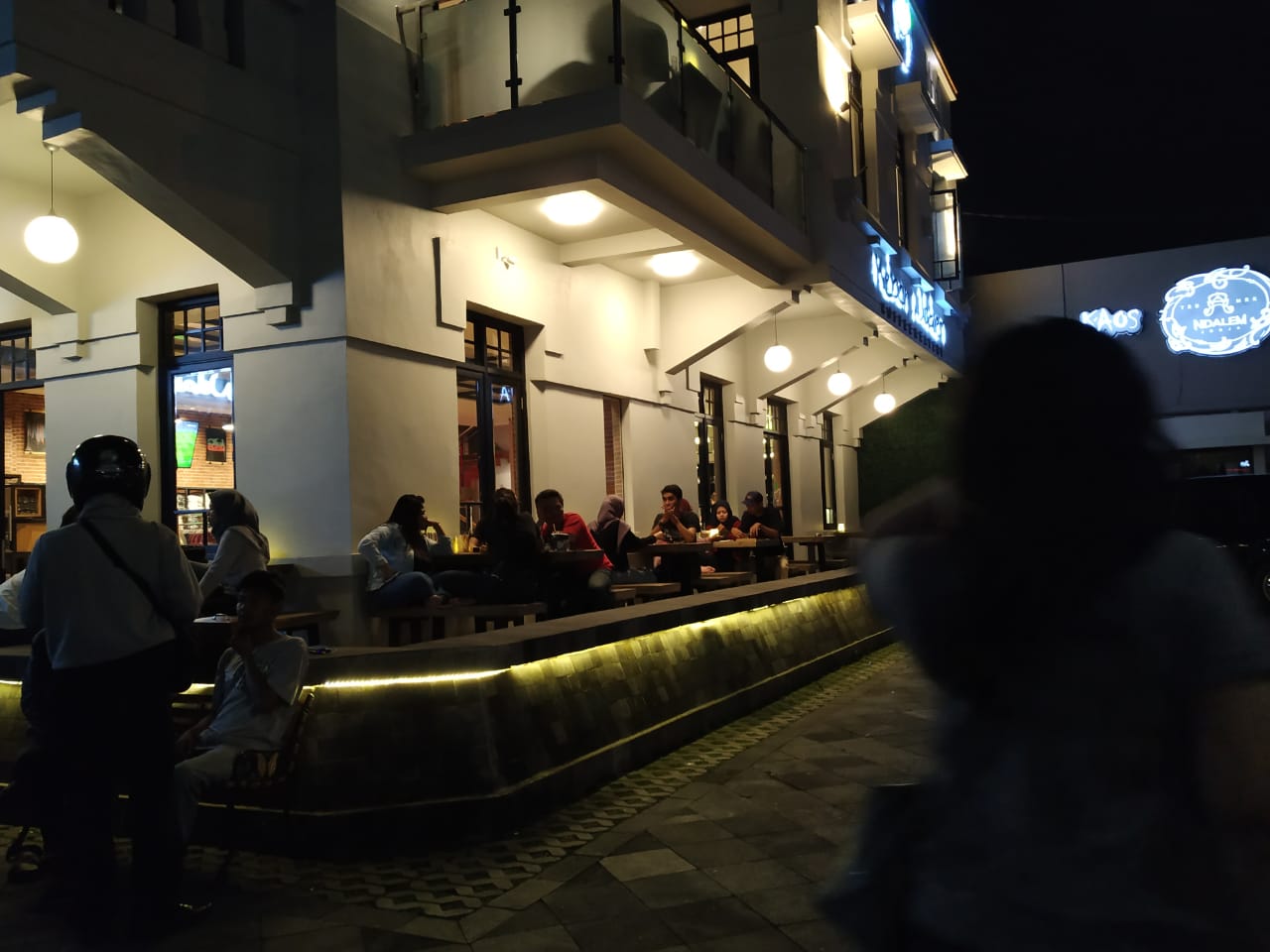 hanya sebuah omong kosong: Kebon Ndalem Coffee & Eatery