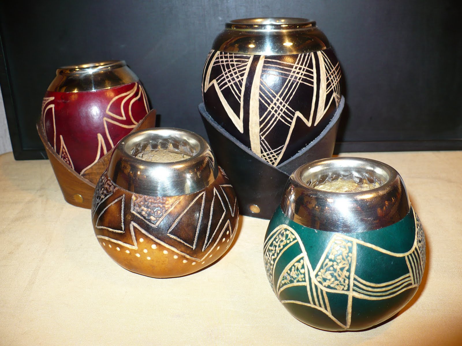 ANDAIRES. matesartesanales: Mate Galleta tallado