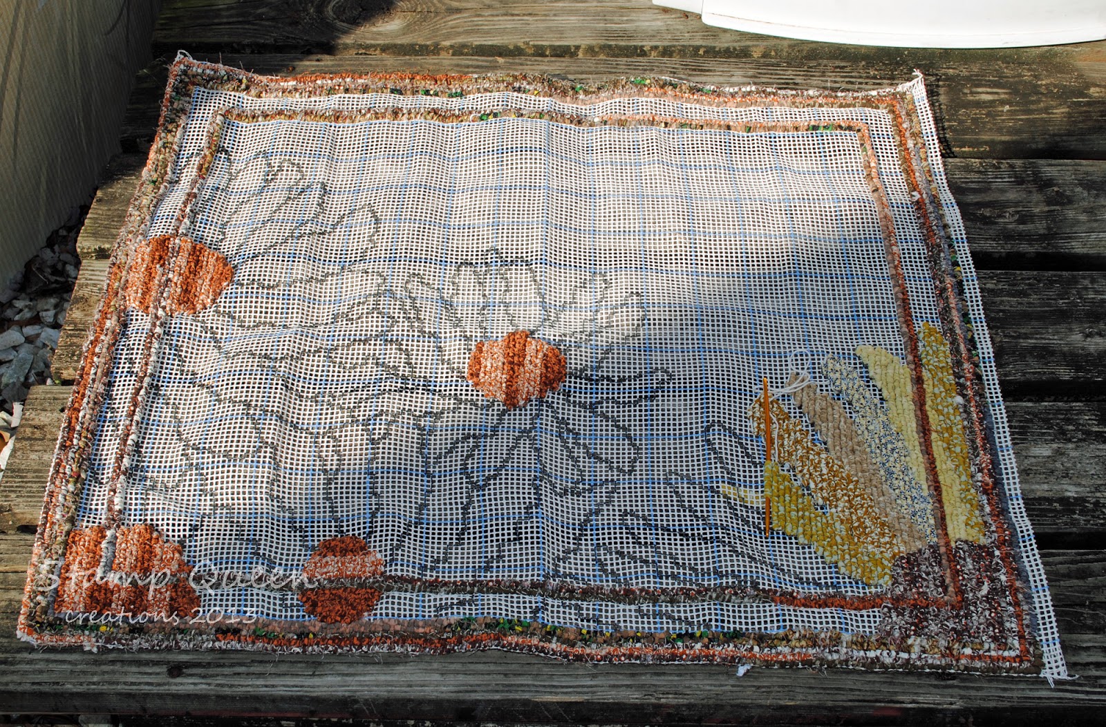 Stamp Queen: Locker Hook addict....