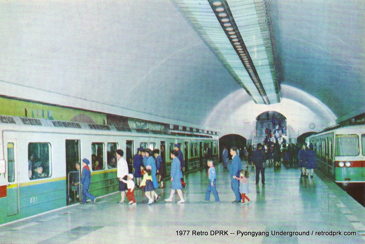 1977 Postcard Set -- Pyongyang Metro / Untergrundbahn von Pjongjang