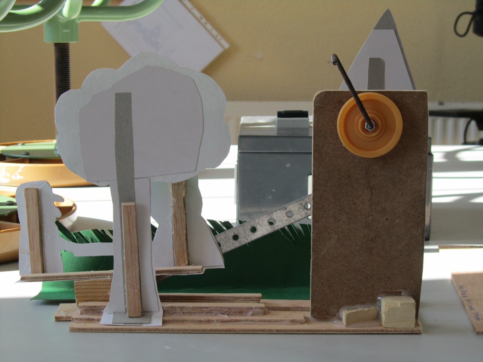 MECANICANEDO: MECANISMOS BIELA-MANIVELA (3º ESO)