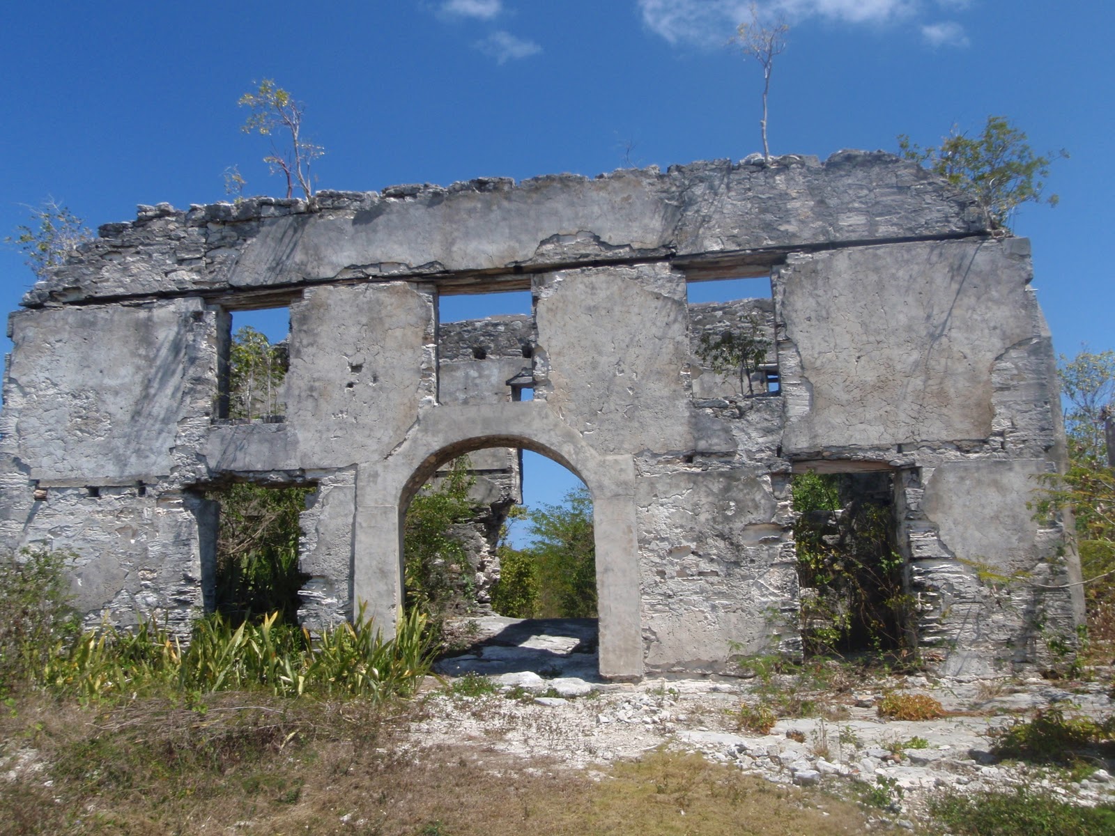 Adventures of the Yacht White Pepper: Mount Alvernia, Cat Island, Bahamas