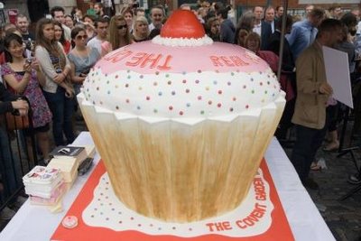 World's Largest Cupcake / Muffin