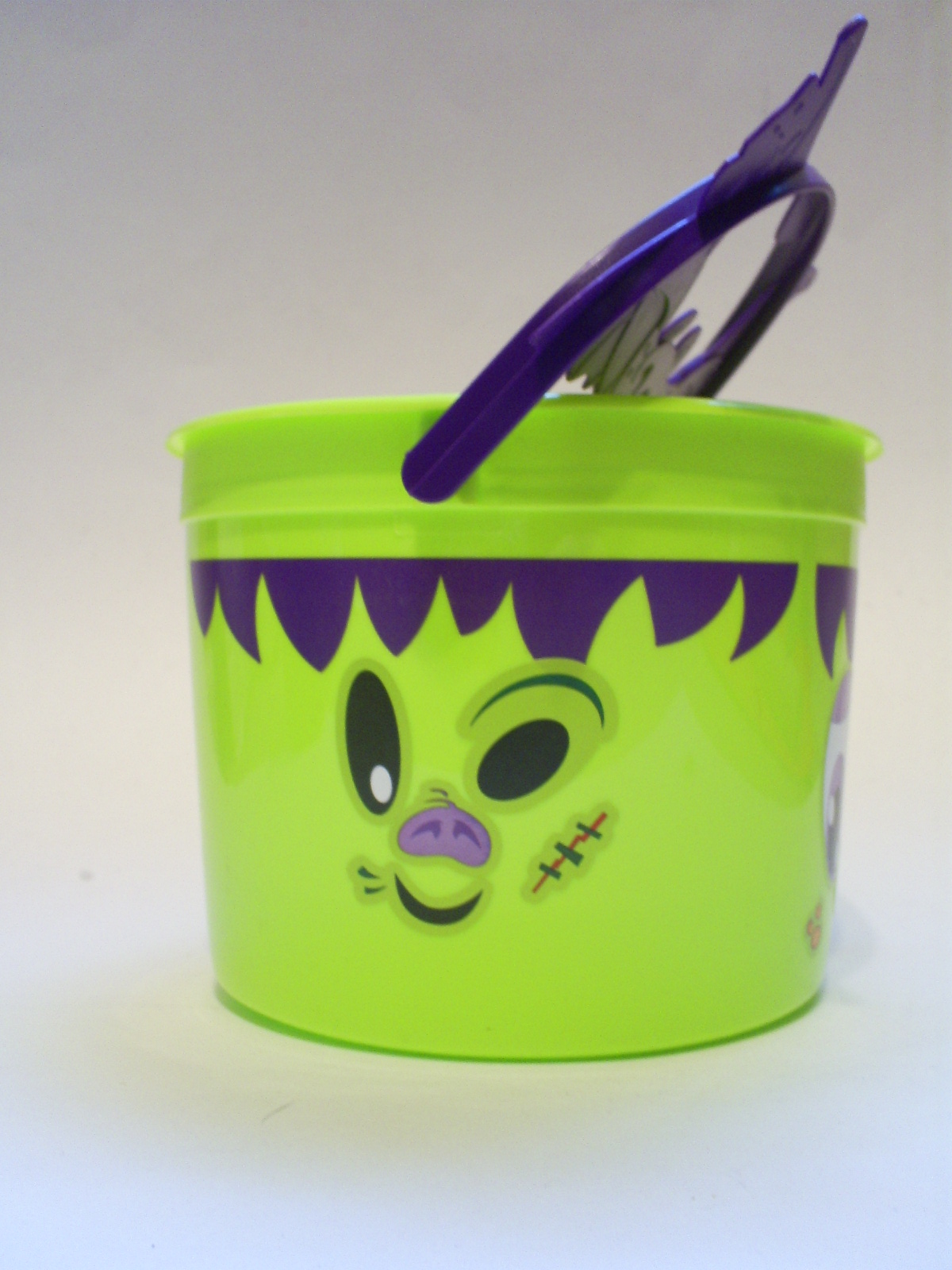 That Figures: NEWS: McDonald's Happy Meal Halloween Pail