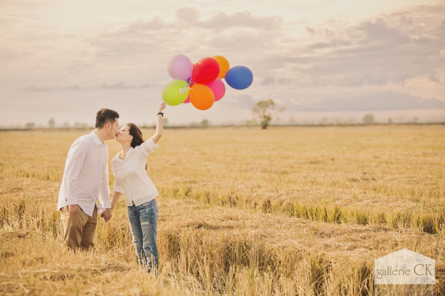 KOLEKSI PHOTO PREWEDDING OUTDOOR SIMPLE DAN KEREN - KLIK AZZAM