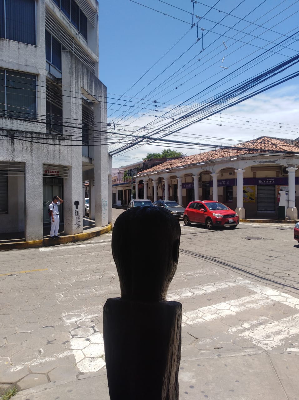 EL SENDERO DEL "MOJÓN CON CARA" EN SANTA CRUZ DE LA SIERRA