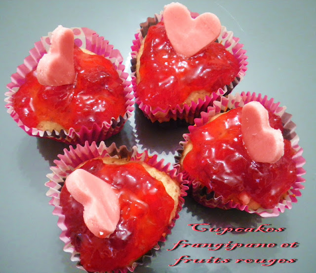 GATEAU GAGA - Love cakes: Cucpakes frangipane et fruits rouges
