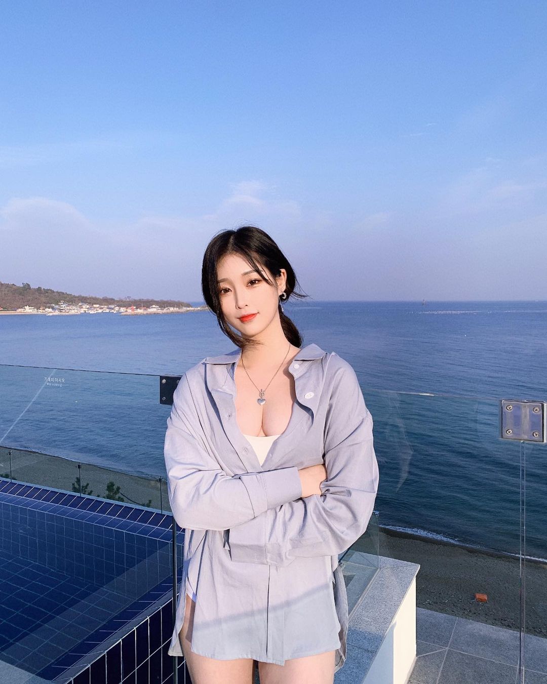 Han Kyung 우한경, - 📖