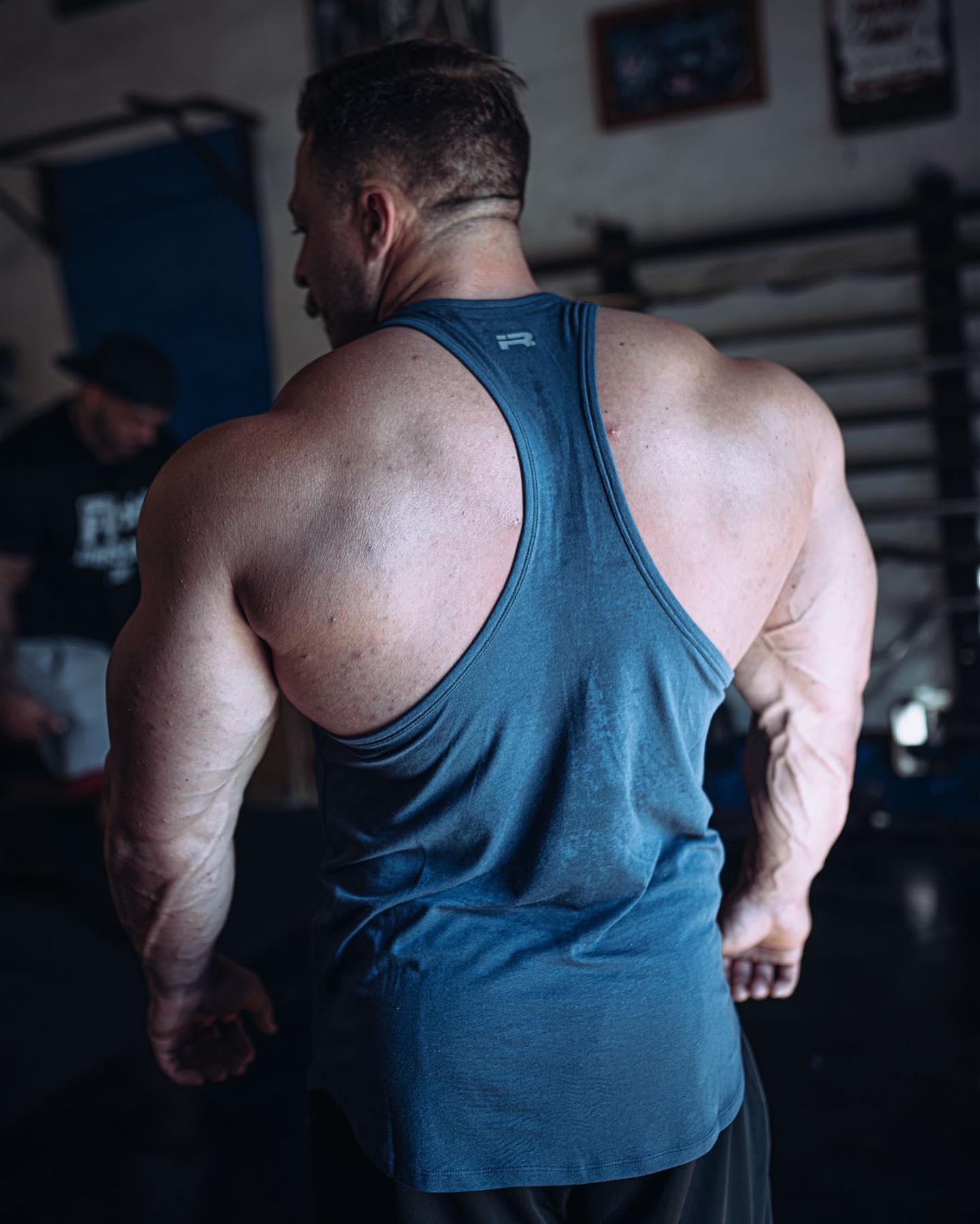 Muscle Lover: American IFBB Pro bodybuilder Luke Carroll