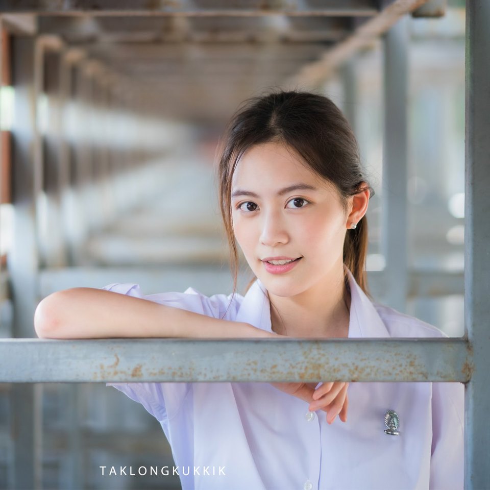 Frung Narikun Ketprapakorn - 📖