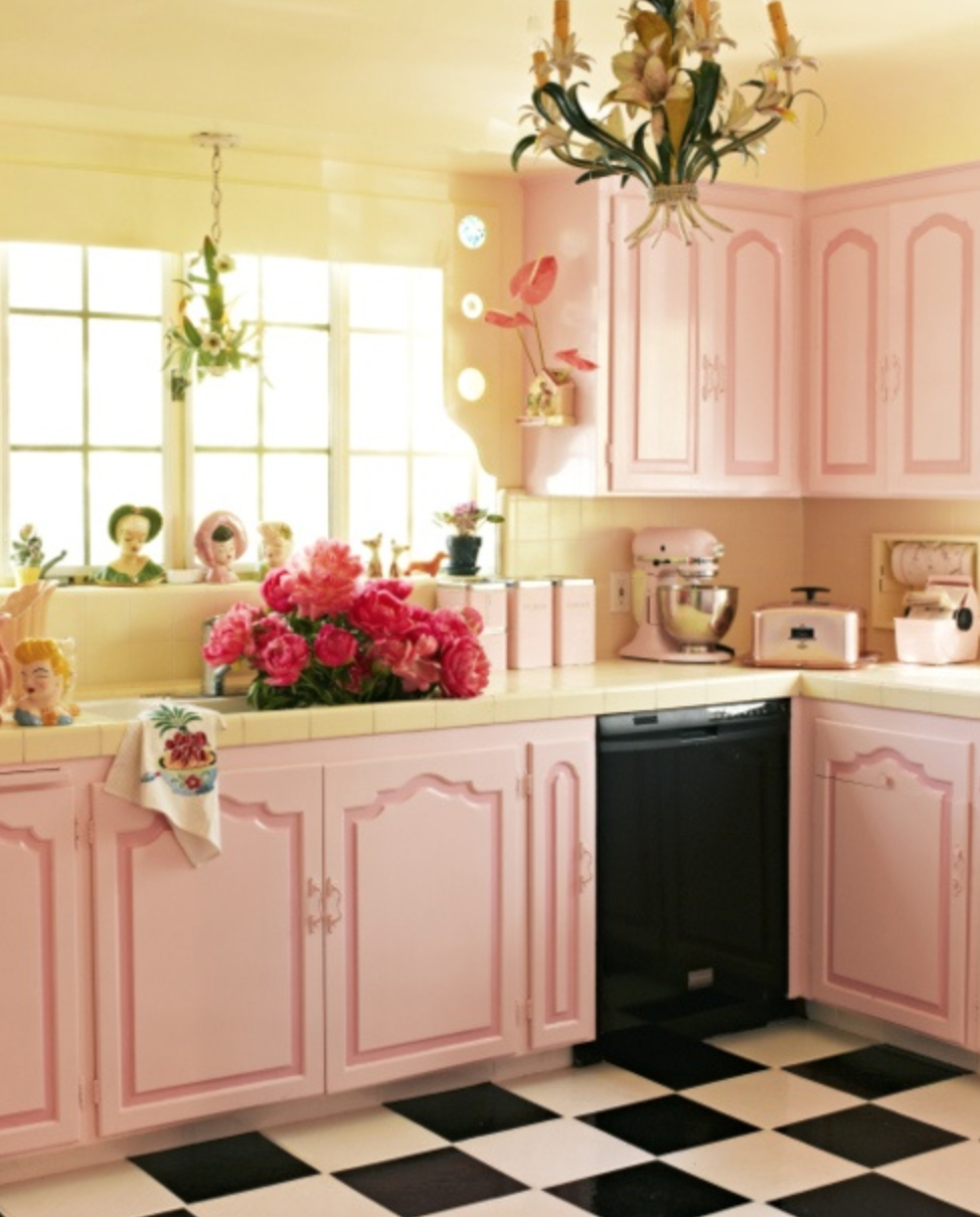 Delight in the Sunlight: pink & black kitchen