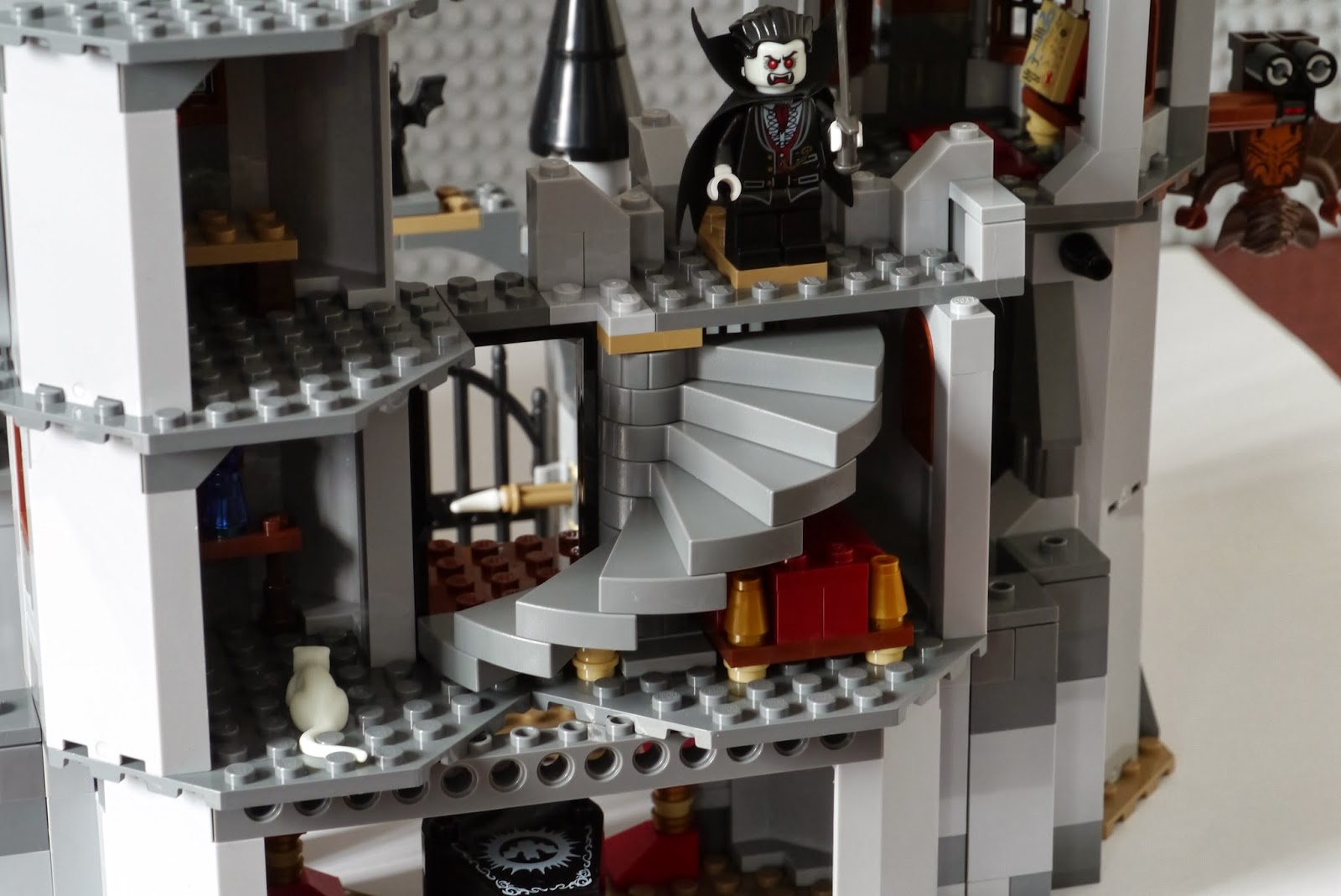 The Brick Jäger: LEGO Monster Fighters Vampyre Castle 9468